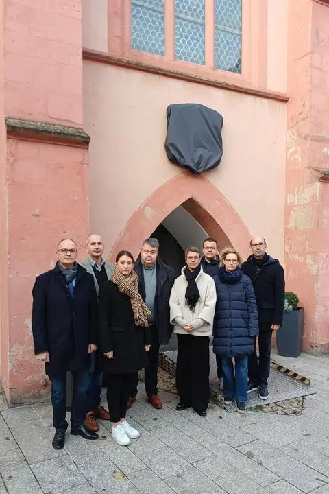 Aufarbeitungsprozess: Bistum Mainz verhüllt Wappen und Büsten von ...