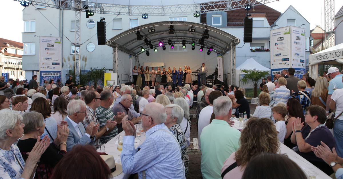 Winzerfest in Alzey startet mit einem Dutzend Majestäten