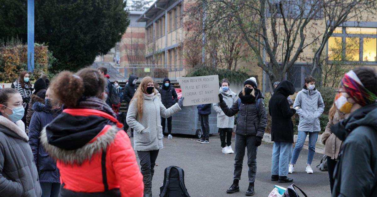 Protestaktion am ELG: Schüler für schärfere Corona-Regeln
