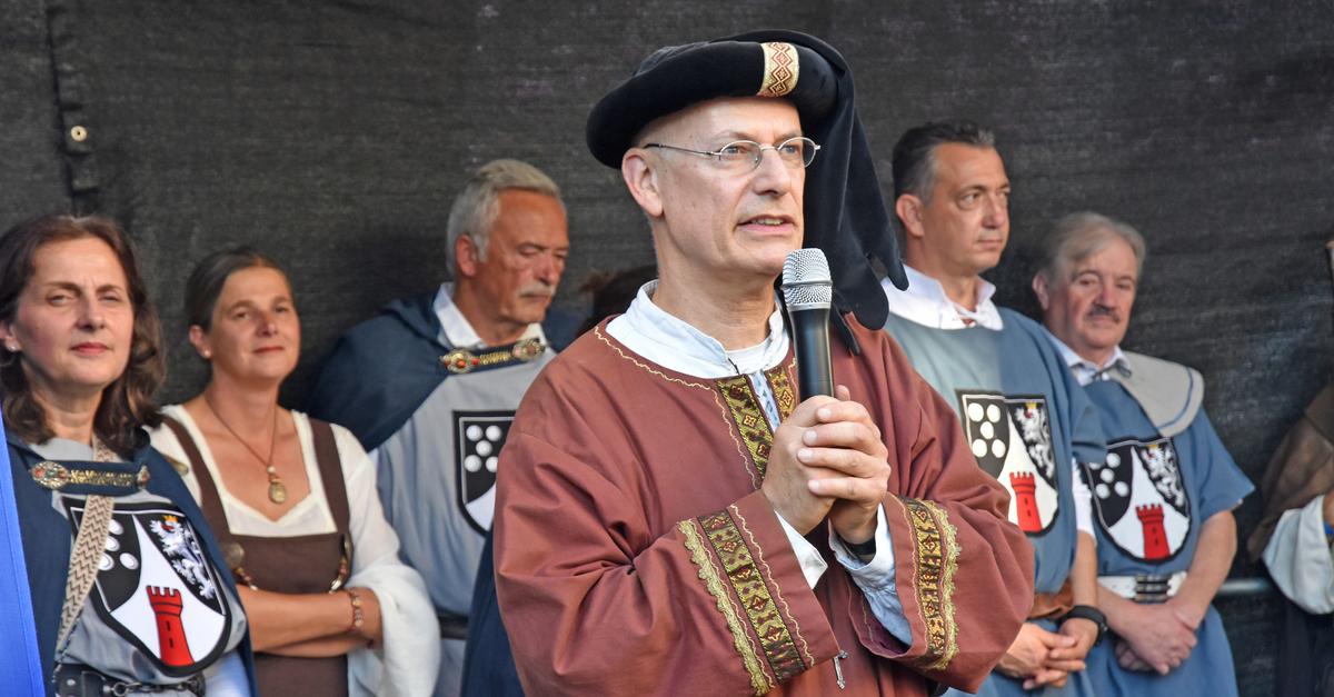 Mittelaltermarkt mit Paukenschlag: Stefan Köhl wirft hin