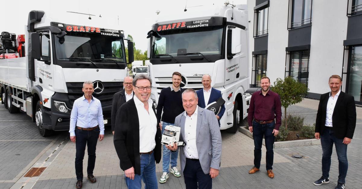 200 neue Daimler-Trucks in Langenlonsheim übergeben