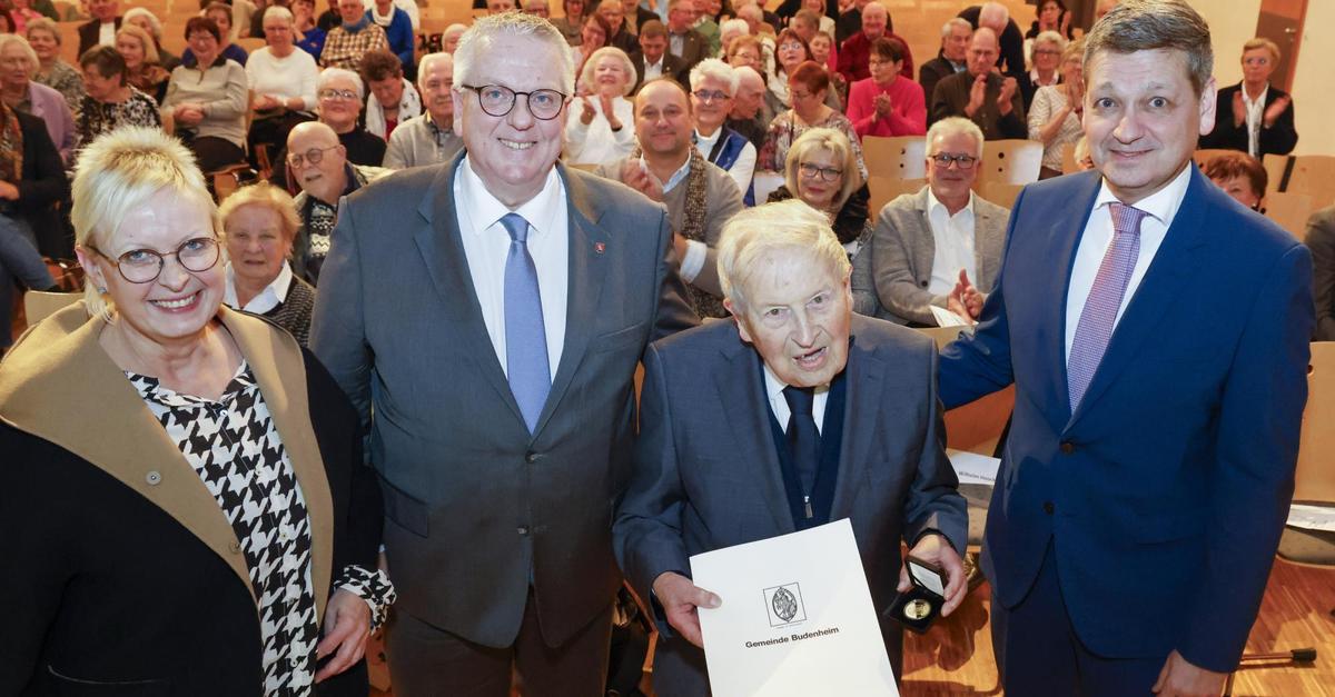 Budenheimer Wilhelm Hoock mit der goldenen Plakette geehrt