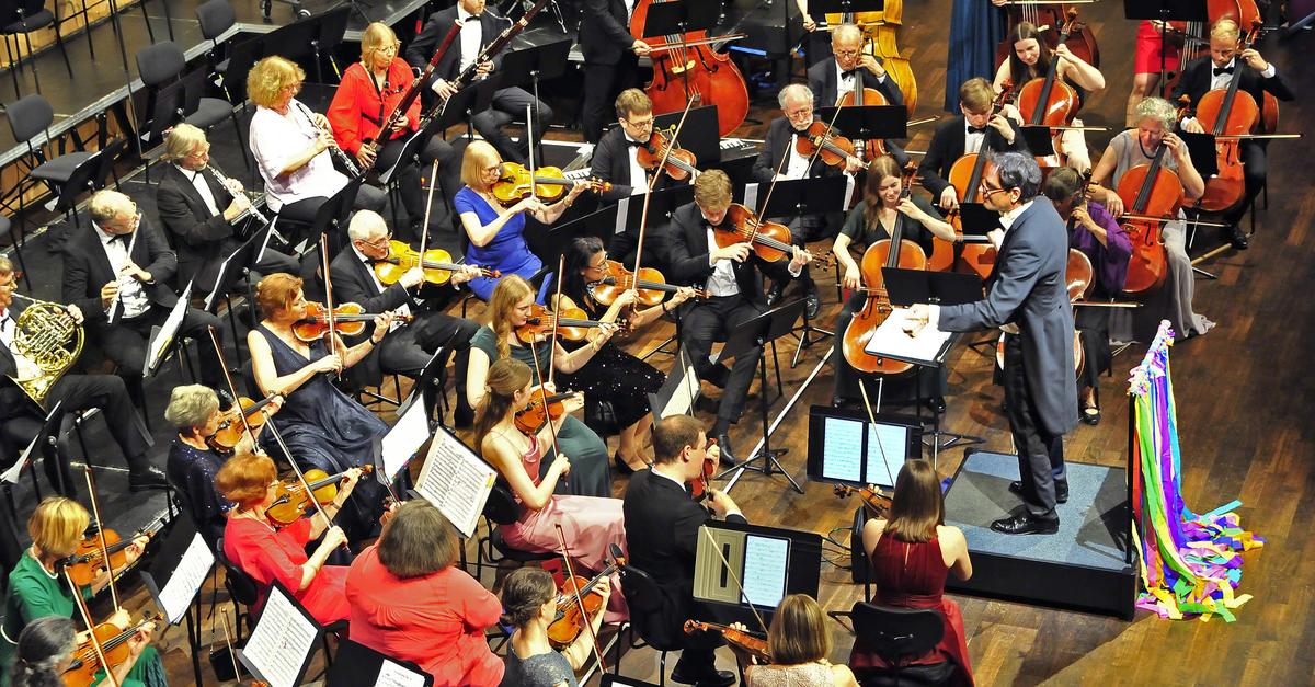 „Very British“: Sinfonieorchester Rhein-Main begeistert in Ingelheimer kING