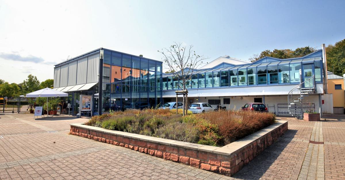 Wie es nun mit dem Nieder-Olmer Hallenbad weitergeht