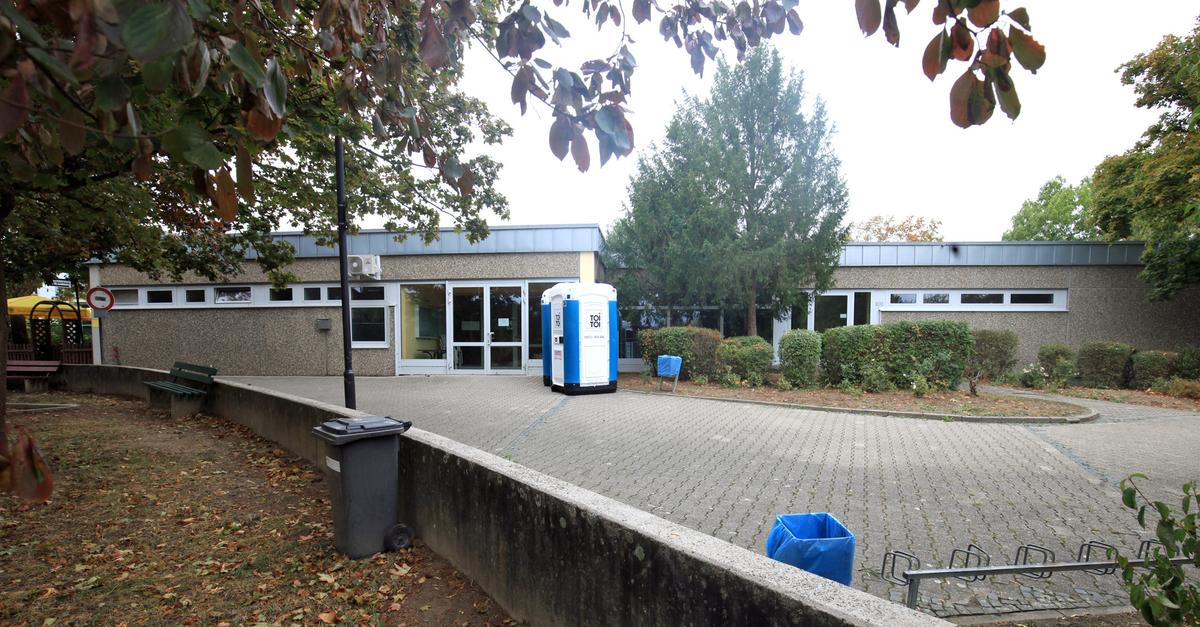 Was passiert mit Oppenheims Hallenbad?