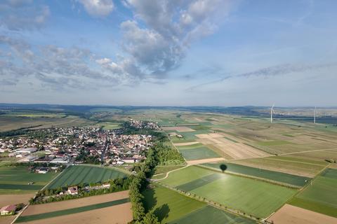 Luftfahrtpionier Alfred Mathes brachte den Ballon nach Rheinhessen