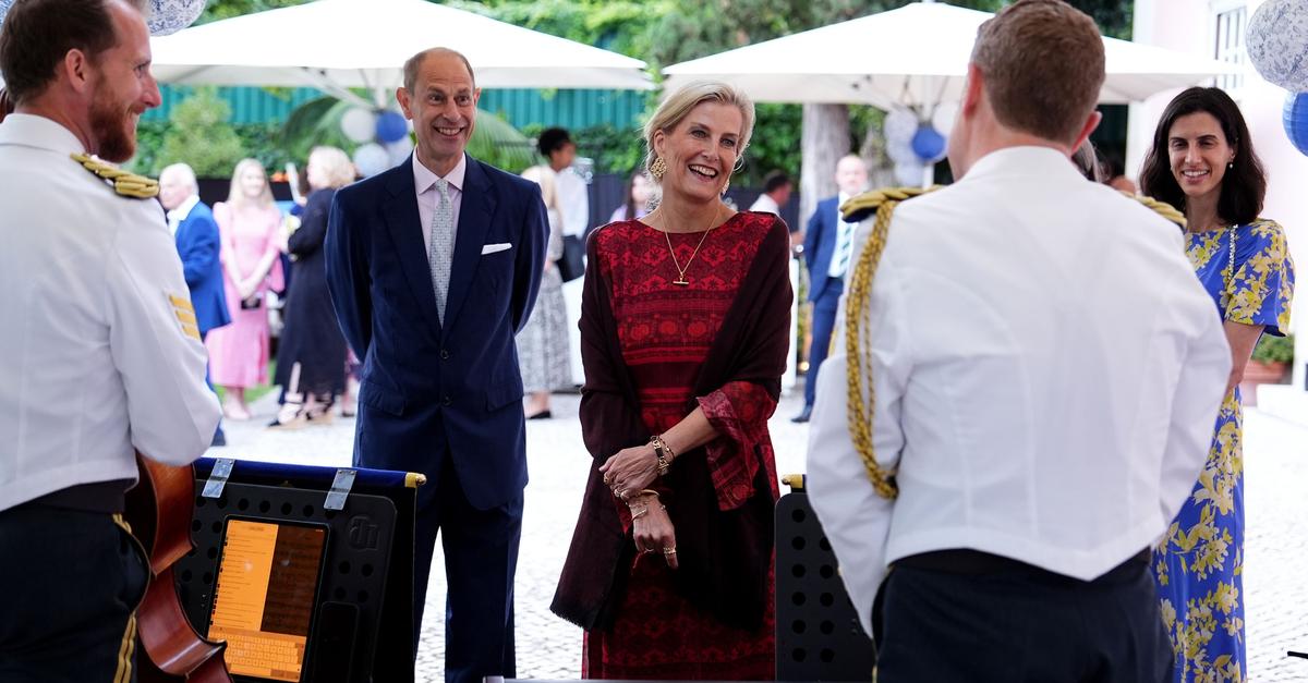 Britische Royals schnuppern in Portugal an Basilikum