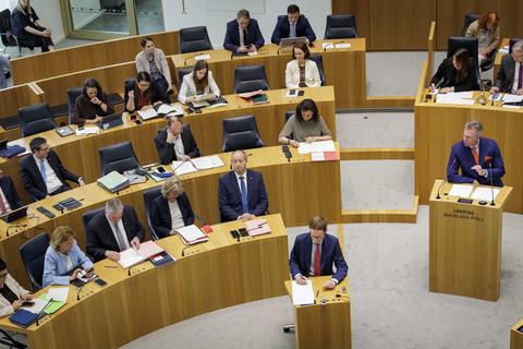 Rheinland-Pfalz: AfD und Grüne kritisieren Auftakt der neuen ...