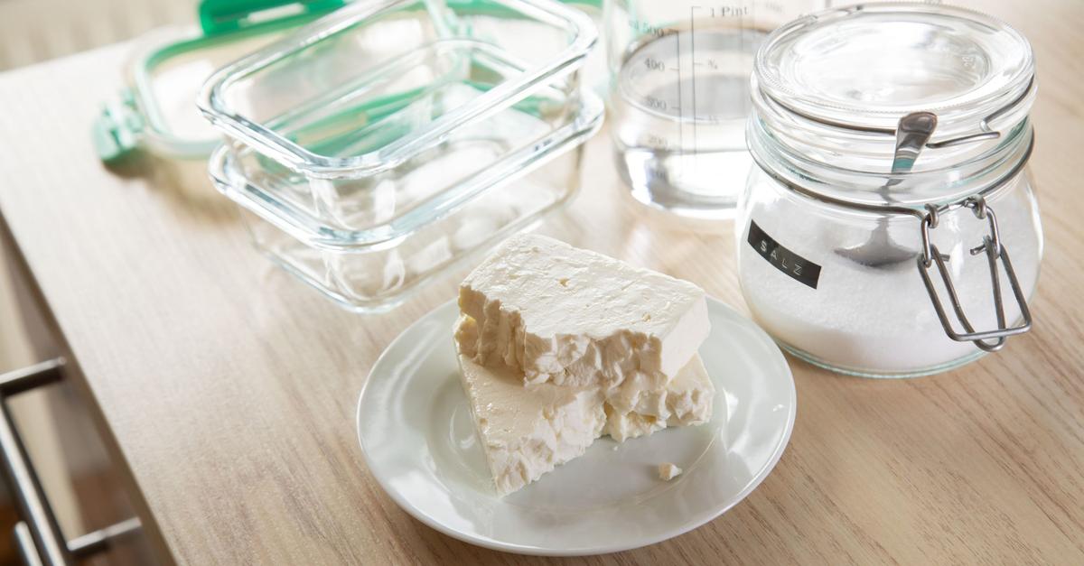So bleibt angebrochener Feta länger frisch