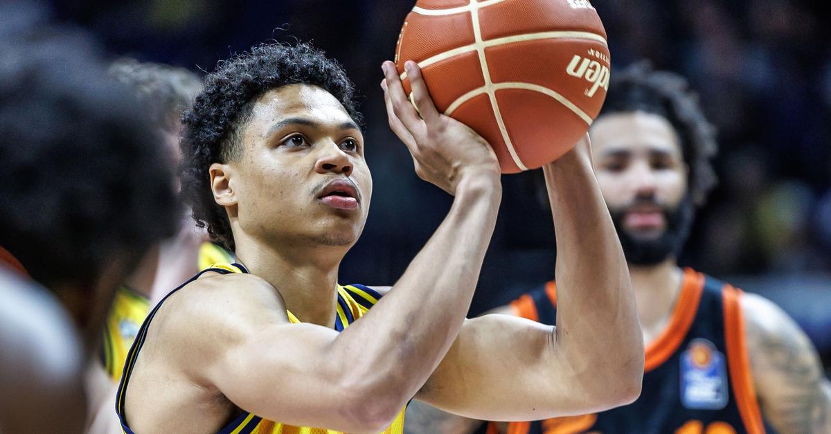Alba Berlin fertigt Bamberg im ersten Playoff-Spiel ab